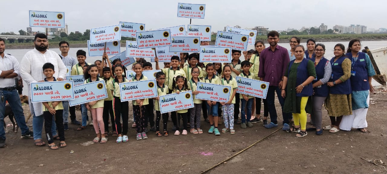 Aloha students take pledge to save Tapi River - Hindustan Saga
